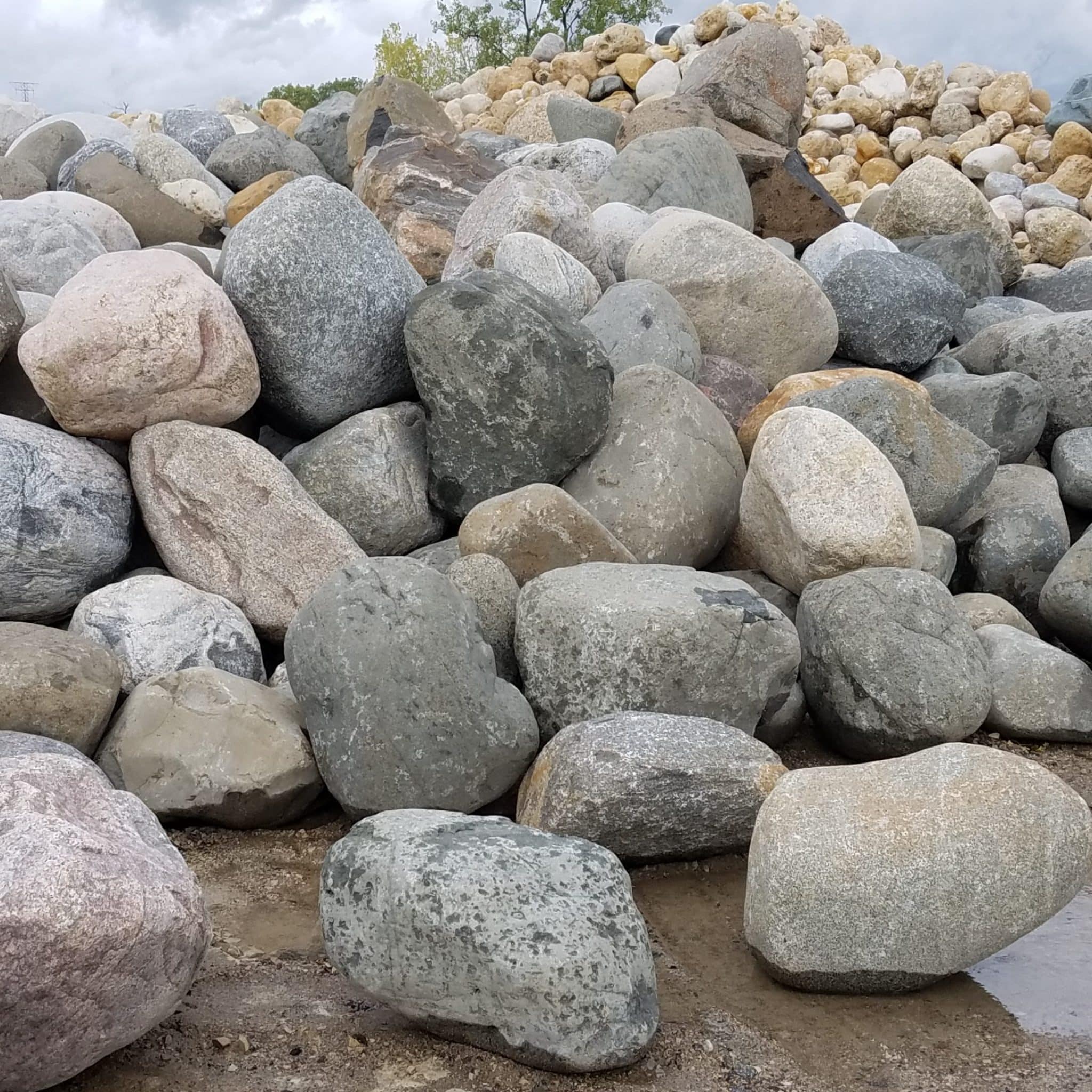 Wisconsin Granite Boulders | Lemke Stone Products