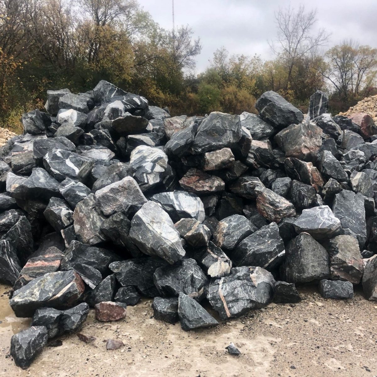 Wisconsin Granite Boulders | Lemke Stone Products