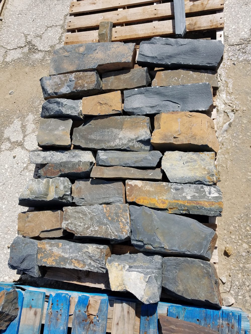 Brule River Ledge Veneer Blend | Lemke Stone - Natural Stone Products